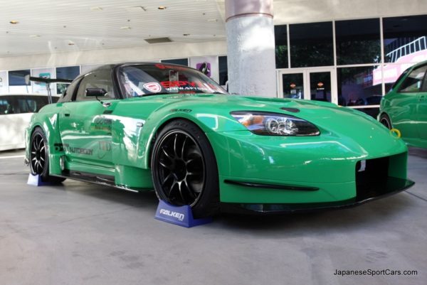 How To Do Body Work - How To Bodywork Body kits - Install Car Spoilers